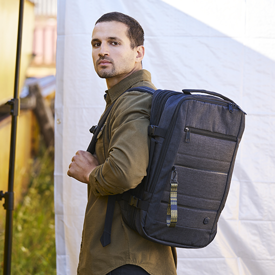 CAT ledvinka Core Cass St. - olivová - nejkufry.cz